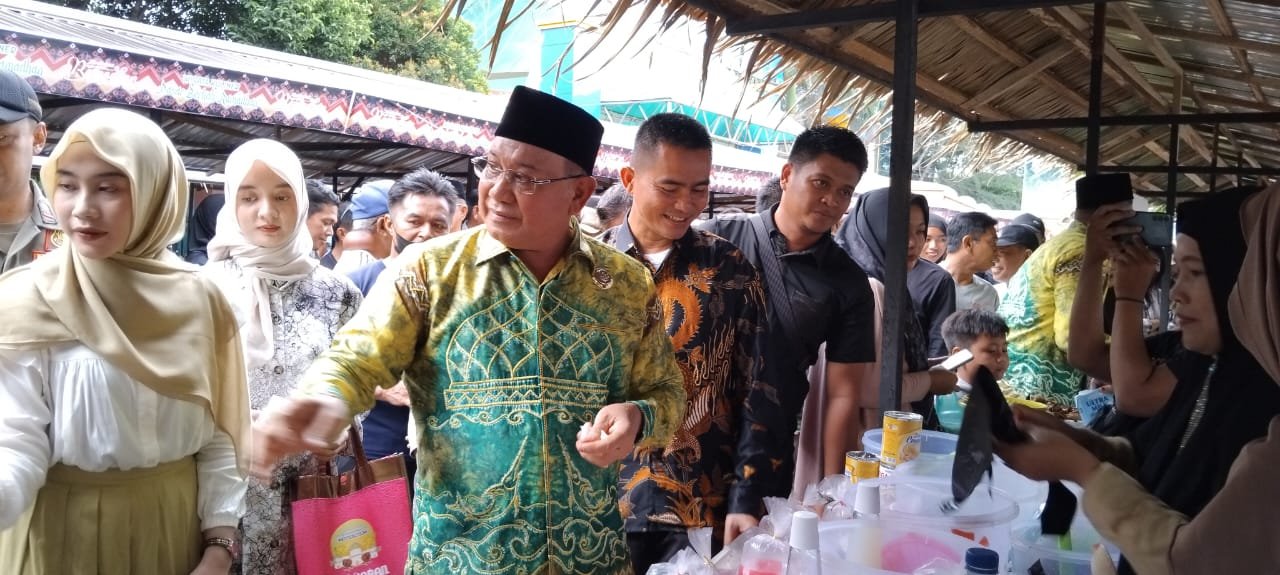 Bupati Kotabaru buka Pasar Berkah Ramadhan di Limbur Raya Kotabaru ... Bupati Kotabaru buka Pasar Berkah Ramadhan di Limbur Raya Kotabaru ...